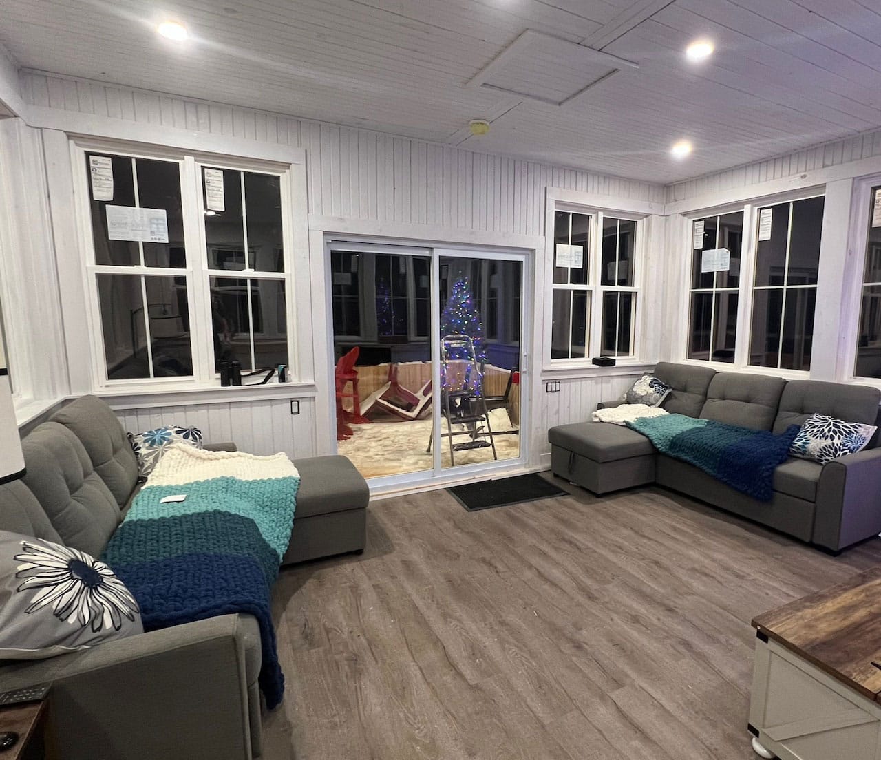 The Lighthouse Cottage - Cave View Cottages